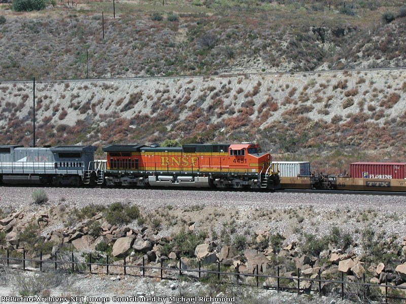 BNSF 4451